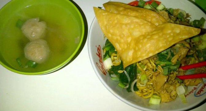 Cara Membuat Mi Pangsit Ala Rumahan, Bercita Rasa Lezat Bak Restoran ...