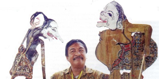Lelaki Surabaya Ini Bikin Wayang dari Pelepah Pisang, Awalnya Hobi Jadi ...