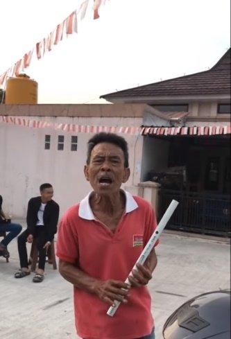 Bikin Takjub, Aksi Pria Berbakat Main Suling dari Pipa Ini Sukses Curi ...