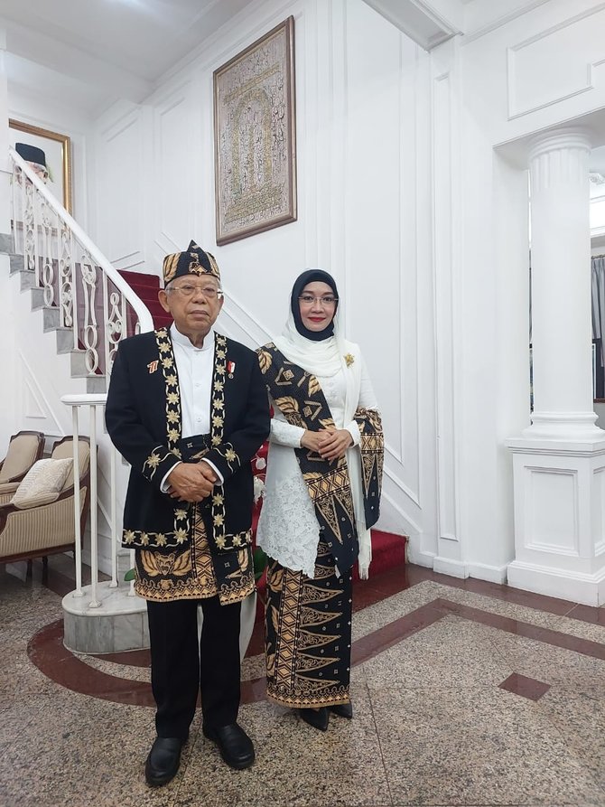 Upacara HUT RI di Istana, Wapres Ma'ruf Amin Kenakan Pakaian Adat Banten | merdeka.com