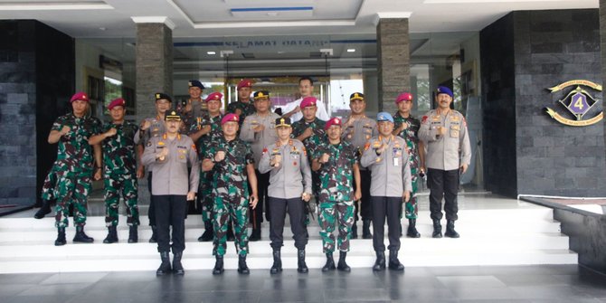 Lampung Pintu Gerbang Pulau Sumatera, Kapolda Sowan ke Brigif 4 Marinir ...