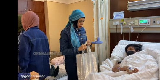 Dirawat di Rumah Sakit, Ini 5 Potret Keluarga Gen Halilintar Jenguk ...