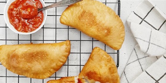 Resep Panzerotti Khas Italia, Camilan Lezat, Gurih, dan Renyah ...