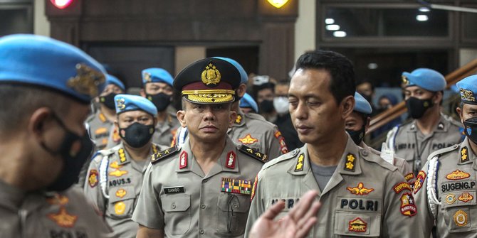 Basuh Air Mata, Sosok Polwan Ini Nangis Usai Ferdy Sambo Dipecat Tidak ...