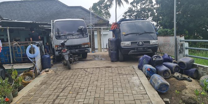 Praktik Penimbunan BBM Bersubsidi Lagi-Lagi Ditemukan di Bogor, Begini Modusnya | merdeka.com