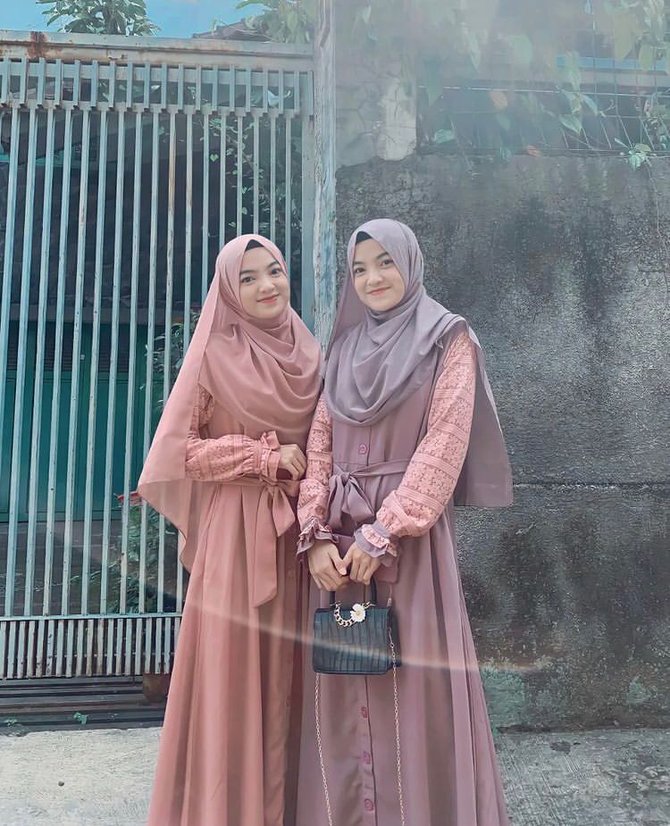Main di Pintu Berkah, Intip Potret Si Kembar Rena dan Reni yang Cantik ...