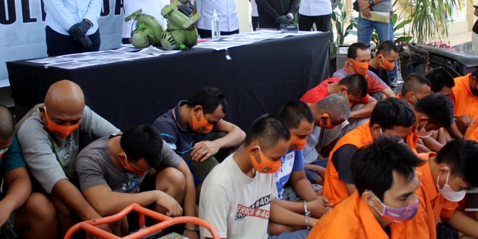 Polisi Ungkap 82 Kasus BBM Ilegal di Jambi, 2 Unit Kapal dan Puluhan Mobil Disita | merdeka.com