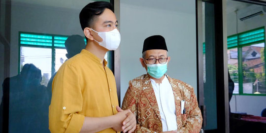 Gibran Siapkan Aturan Larang Jual Daging Anjing di Solo | merdeka.com Gibran Siapkan Aturan Larang Jual Daging Anjing di Solo | merdeka.com