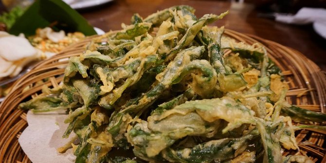 7 Cara Membuat Keripik Bayam yang Gurih dan Renyah, Praktis Sesuai ...