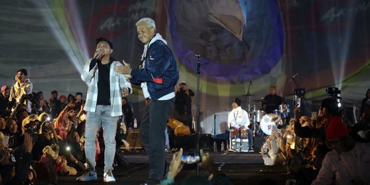 Hadiri Konser "Jazz di Atas Awan", Intip Keseruan Ganjar Joget Bareng ...
