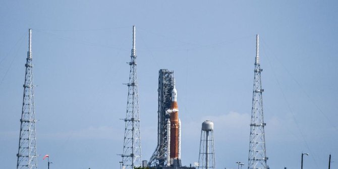 NASA Tunda Peluncuran Roket ke Bulan karena Kebocoran Bahan Bakar ...