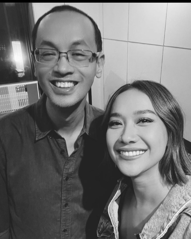 Suami Dee Lestari Meninggal Dunia, Ini Kenangan Reza Gunawan dengan Para Artis | merdeka.com