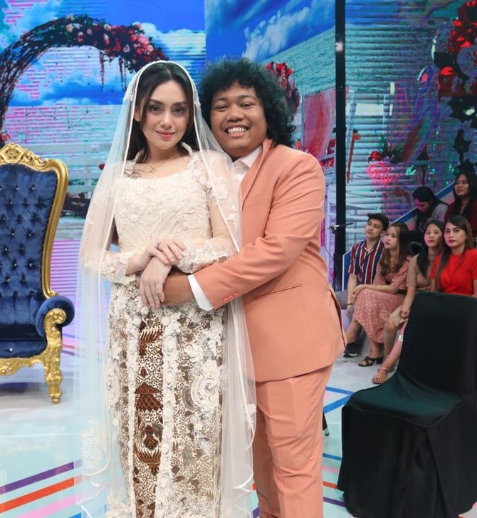 Dikabarkan Akan Menikah dengan Celine Evangelista, Marshel Widianto Buka Suara | merdeka.com
