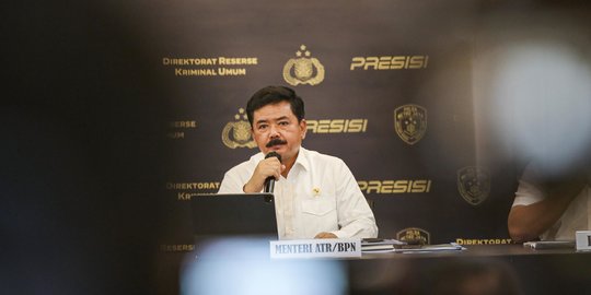 Menteri Hadi Tjahjanto Bagikan 2.500 Sertifikat untuk Warga Jabar ... Menteri Hadi Tjahjanto Bagikan 2.500 Sertifikat untuk Warga Jabar ...