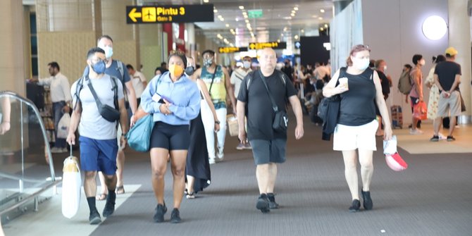 Hingga Agustus 2022, Jumlah Penumpang Pesawat di Bandara I Gusti Ngurah Rai Naik 275% | merdeka.com