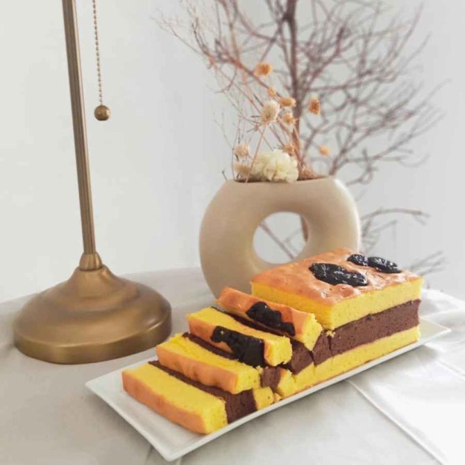 Tak Harus Datang ke Asalnya, Lapis Surabaya Lezat Ini Bisa Dipesan di ...