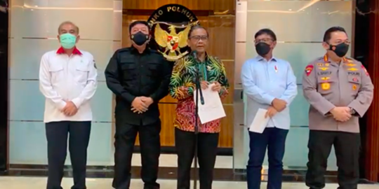Mahfud MD soal Motif Bjorka: Gado-gado! | merdeka.com Mahfud MD soal Motif Bjorka: Gado-gado! | merdeka.com