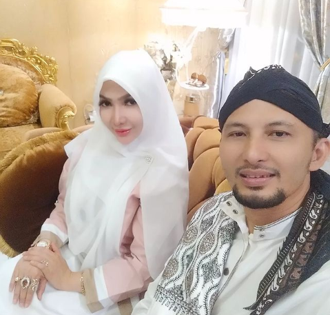 Gugat Cerai Suami, Ini Perjalanan Rumah Tangga Roro Fitria dan Andre ...