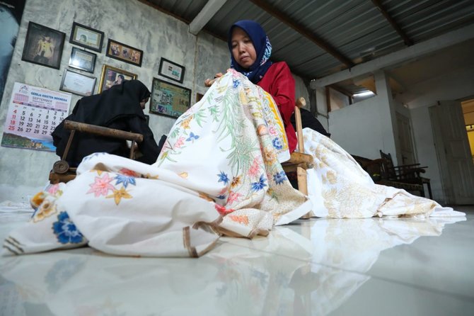 Berkat Lapak Ganjar, Usaha Batik Pekalongan Ini Tembus Pasar Dunia ...