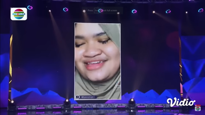 Satu Studio Melongo Melihat Intan Lembata Hadir di D'Academy 5 | merdeka.com