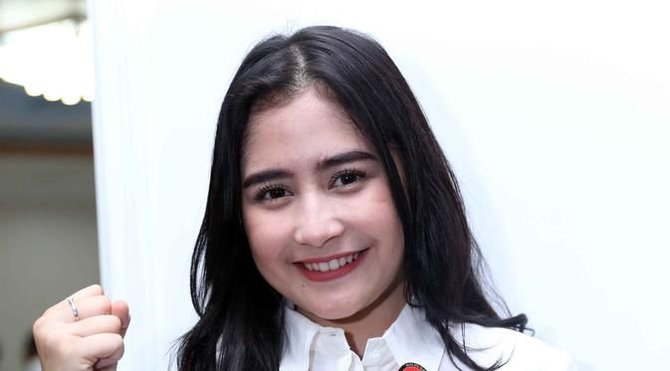 Prilly Latuconsina Akan Jadi Dosen Praktisi di UGM, Ini Sederet Prestasinya | merdeka.com