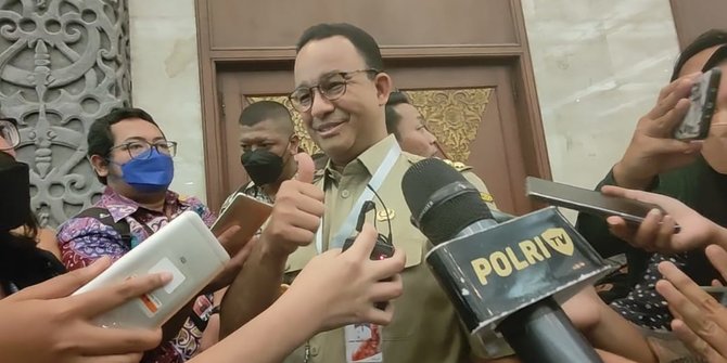Senyum dan Kode Jempol Anies Baswedan Ditanya Duet dengan AHY di 2024 | merdeka.com