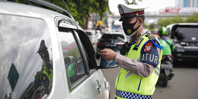 14 Jenis Pelanggaran Lalu Lintas yang Diincar Polisi saat Operasi Zebra 3-16 Oktober | merdeka.com