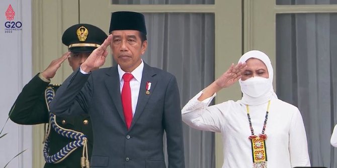 Jokowi Pimpin Upacara HUT TNI di Istana Merdeka | merdeka.com
