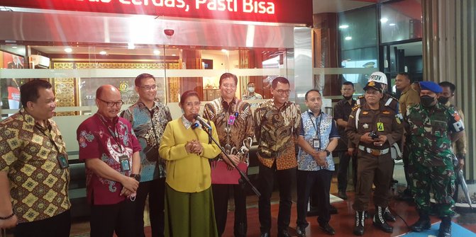 Penjelasan Susi Pudjiastuti Usai Diperiksa Terkait Kasus Korupsi Impor Garam | merdeka.com