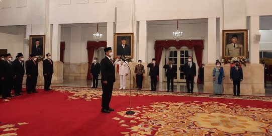 Dilantik Jokowi di Istana, Hendrar Prihadi Resmi jadi Kepala LKPP ... Dilantik Jokowi di Istana, Hendrar Prihadi Resmi jadi Kepala LKPP ...