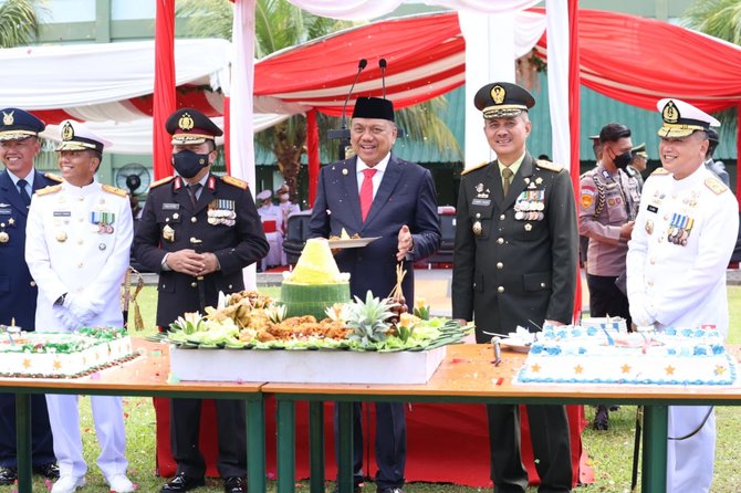 Jadi Irup Hut Ke 77 Tni Gubernur Olly Bacakan Amanat Panglima Tni