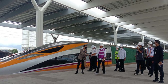Stasiun Kereta Cepat Jakarta-Bandung Terintegrasi dengan LRT dan Bus di ...