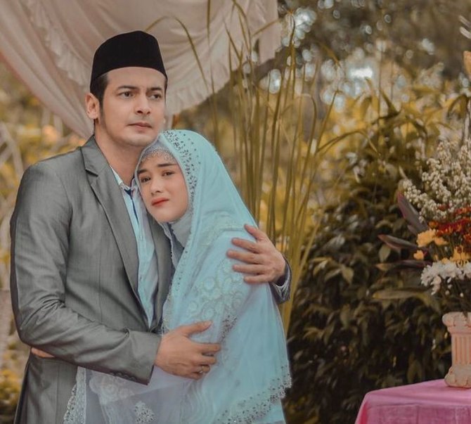 Akrab, Intip Potret Kebersamaan Arida Nuraini dan Pemain Suara Hati Istri | merdeka.com