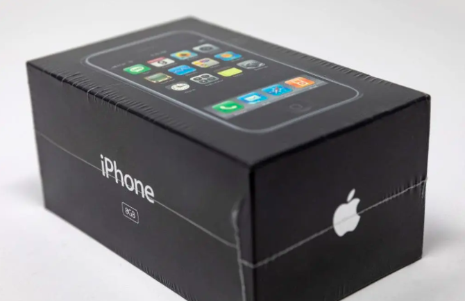 Masih Segelan, iPhone Awal yang Dikenalkan Steve Jobs Dilelang Tembus ...