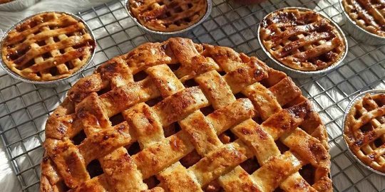 Punya Cita Rasa Premium, Kreasi Maxi Apple Pie ini Bisa Dinikmati di ...