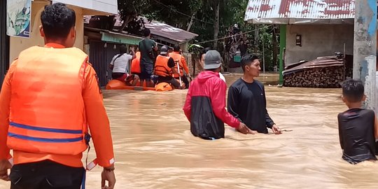 Banjir Rendam 108 Rumah di Jambi, 494 Jiwa Terdampak | merdeka.com