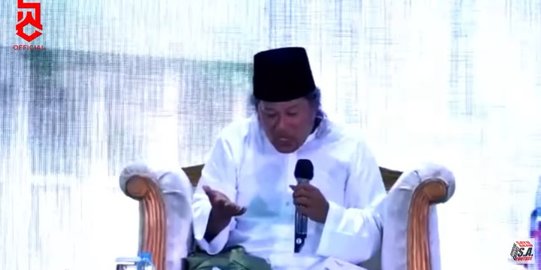 Kapolri Listyo Sigit Manggut-Manggut Dengar Ceramah Gus Muwafiq di ...