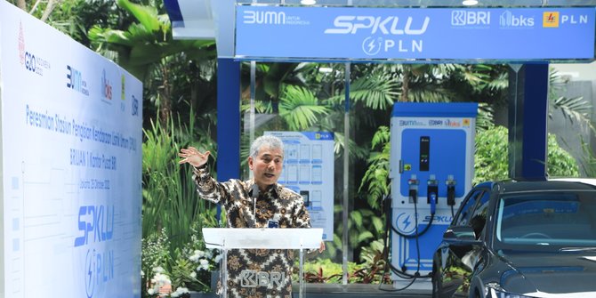 BRI bersama PLN Resmikan SPKLU di Jakarta, Dukungan Nyata Pengurangan Emisi Karbon | merdeka.com