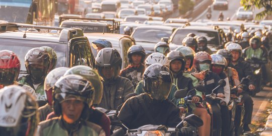 Wajib Dicatat! 4 Tips Hindari Macet Agar Tak Terlambat Kerja | merdeka.com