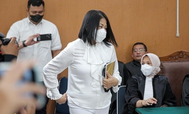 Penampilan Putri Candrawathi di Sidang Putusan Sela Disorot, Rambut ...