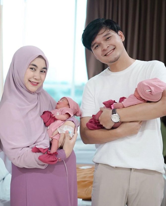 Penuh Kebahagiaan, Intip Momen Anisa Rahma & Anandito Momong Baby Twins ...