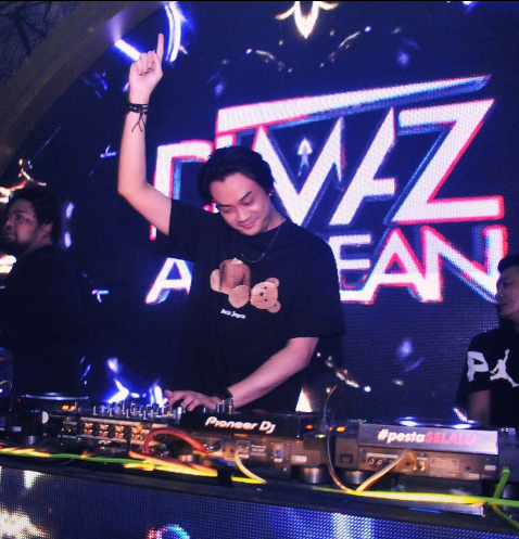 Punya Profesi Baru, Intip Potret Terbaru Dimas Andrean saat Jadi DJ | merdeka.com