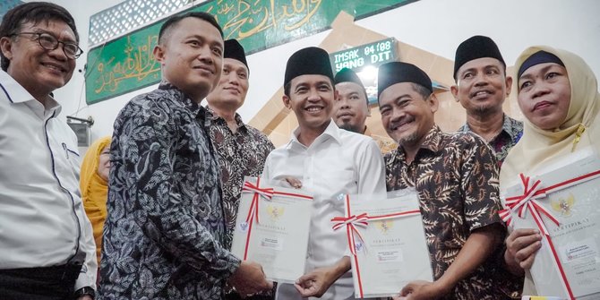 Wamen ATR Targetkan Seluruh Tanah Wakaf Bersertifikat di Tahun 2024 | merdeka.com