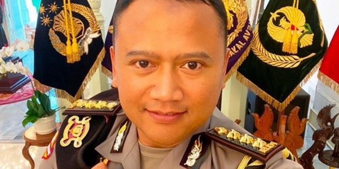 Momen Brigjen Adi Vivid Anak Eks Kapolri Menikmati Seafood, Pilih di ...