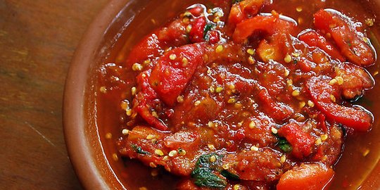 6 Cara Bikin Sambal Terasi Tomat Enak Dan Bikin Nagih