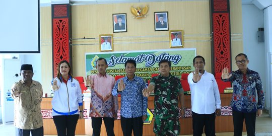 Cegah Penyalahgunaan Narkoba, Kesbangpol Samosir Gelar Acara Sosialisasi P4GN | merdeka.com