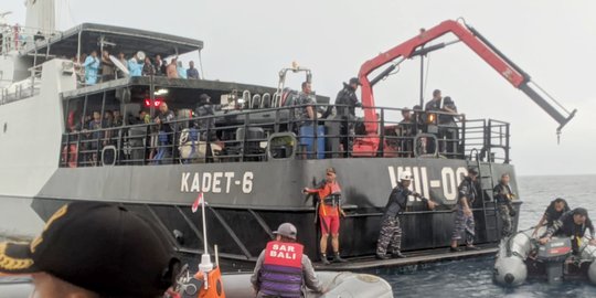 KM Mutiara Timur I Terbakar di Perairan Karangasem, Ratusan Penumpang ...