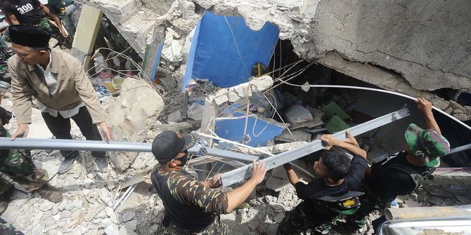 Update Gempa Cianjur Per 22 November 2022: 268 Orang Meninggal dan 22.198 Rumah Rusak | merdeka.com