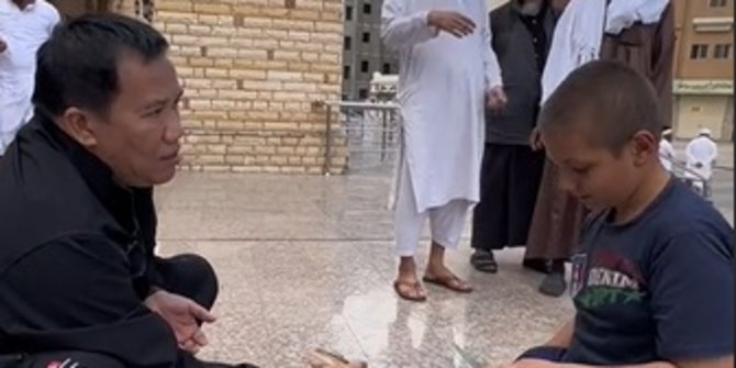 Crazy Rich Pondok Indah Beli Siwak Bocah Suriah di Mekkah, Semua ...