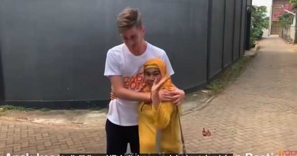 'Si Mbok' ART Disayang Banget sama Keluarga Bule, Anak Bosnya Sampai ...